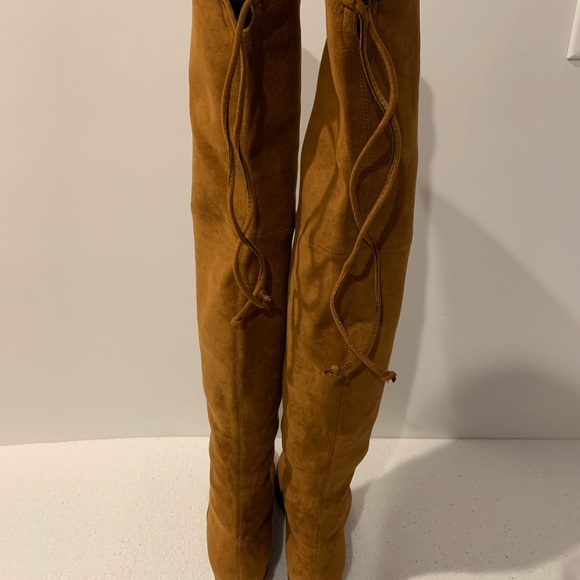 Kaitlyn Pan | Shoes | Kaitlyn Pan Paisley Slim Fit Flat Heel Boots ...